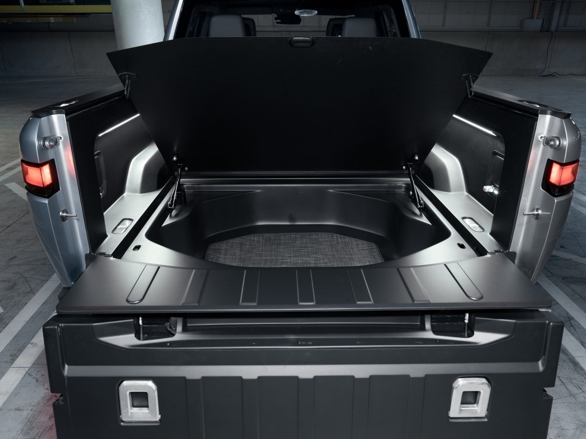 24-rivian-r1t-electric-truck-oem - TestHub.pl